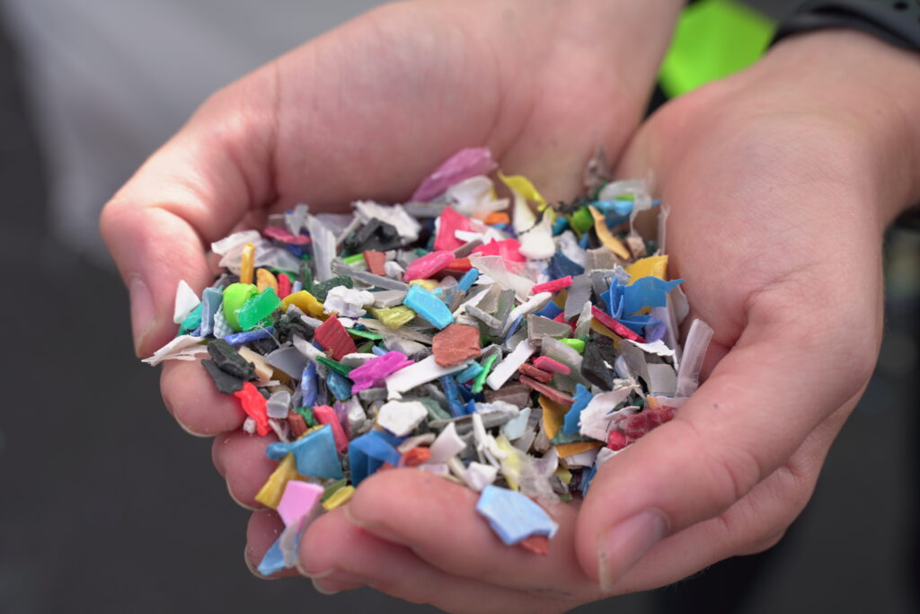 A new generation of PVC-free material for floor and wall coverings ...